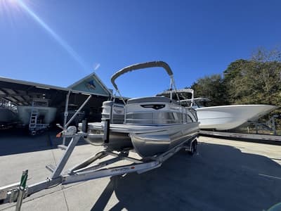 New Bennington M Quad Bench 23 MFB 2026 for sale in Orange Beach ...